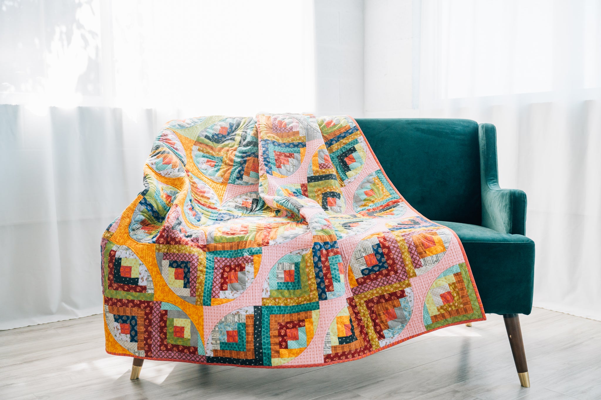 Curvy Log Cabin Quilt Kit in Vintage Cloth